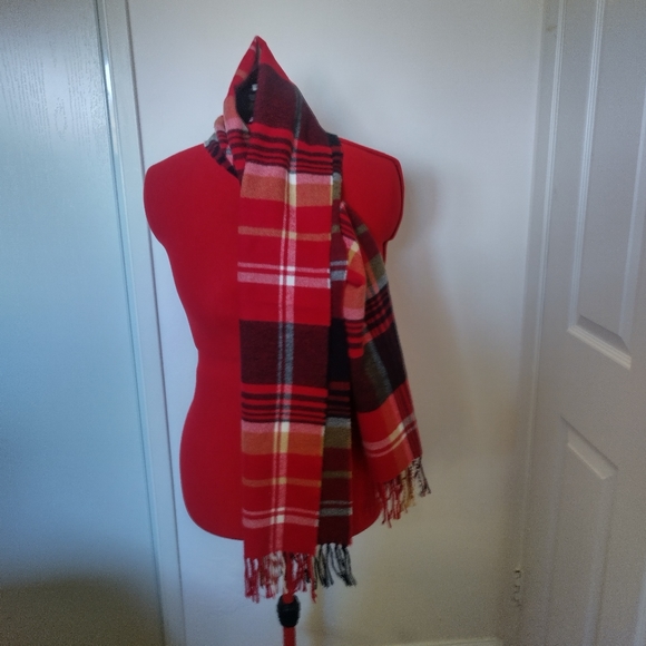 David and Young | Accessories | David Young Cozy Red Scarf With Fringe ...